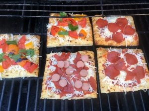 Grilled Pizza Flatbread Bar #SundaySupper - Momma's Meals
